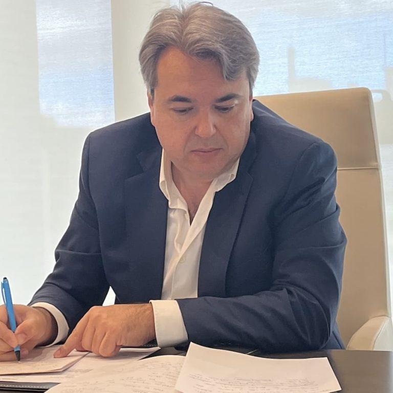 Dr. Agustín Valverde: plastic surgeon in Alicante and Benidorm